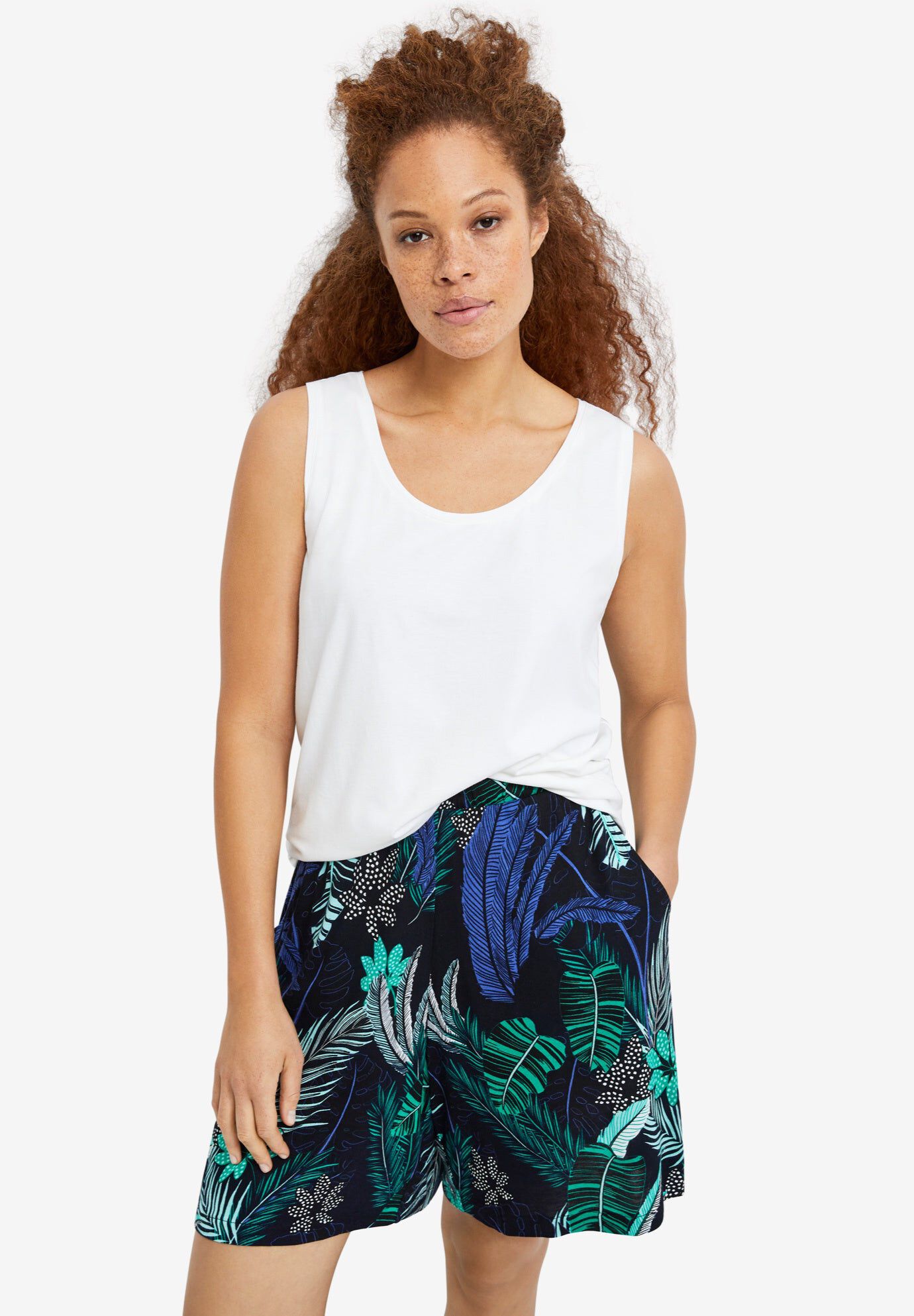 Wide-Waistband Flowy Shorts for Summer, Black Tropical Print | Ellos